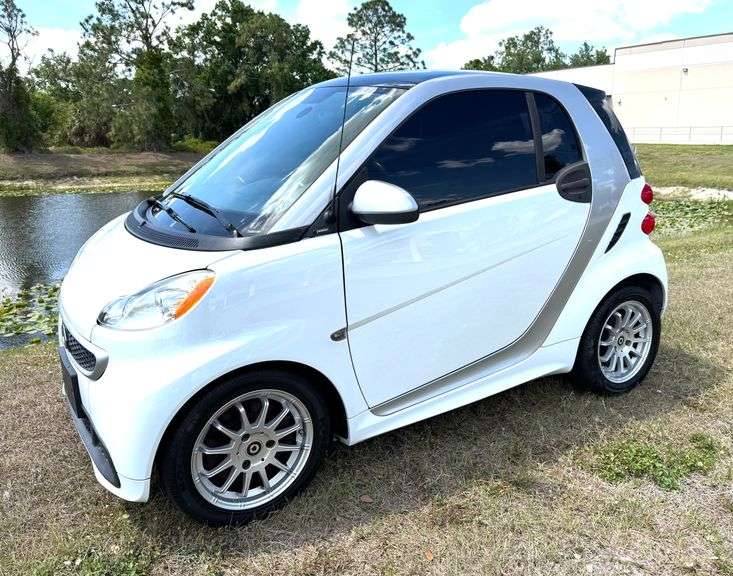 2013 Smart Car - 43,600 Miles | SUPER NICE! - Auctionology LLC